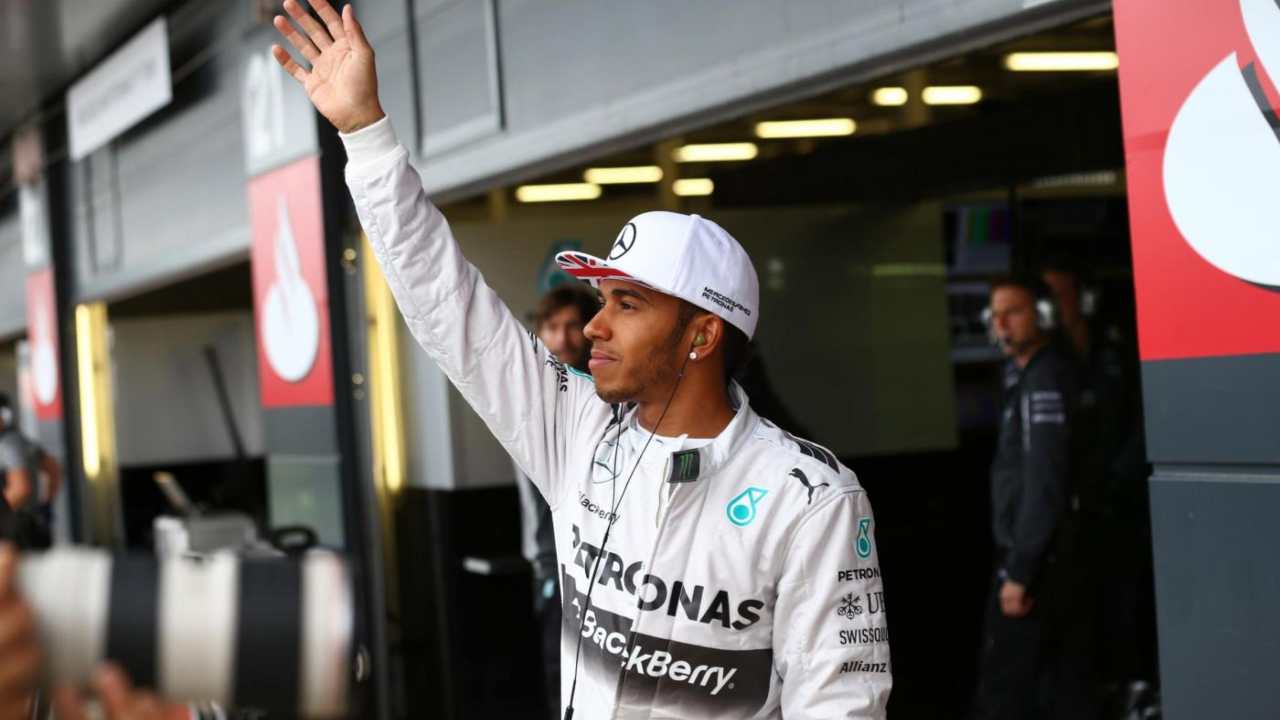 Addio Ferrari, non mi sono per niente ambientato | Hamilton SALUTA, che ...